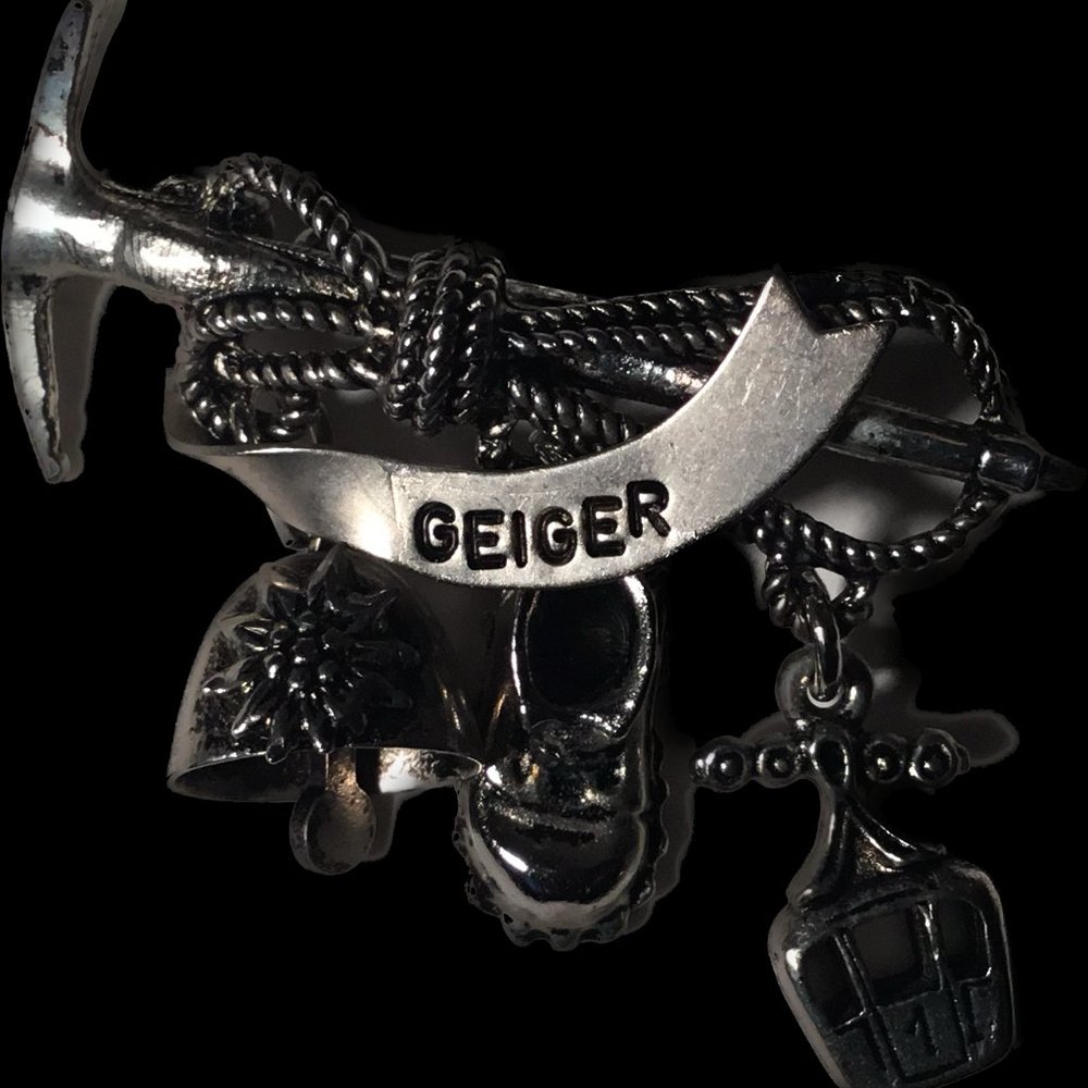 Beautiful Vtg Geiger Silver Tone Brooch Pin - Gem